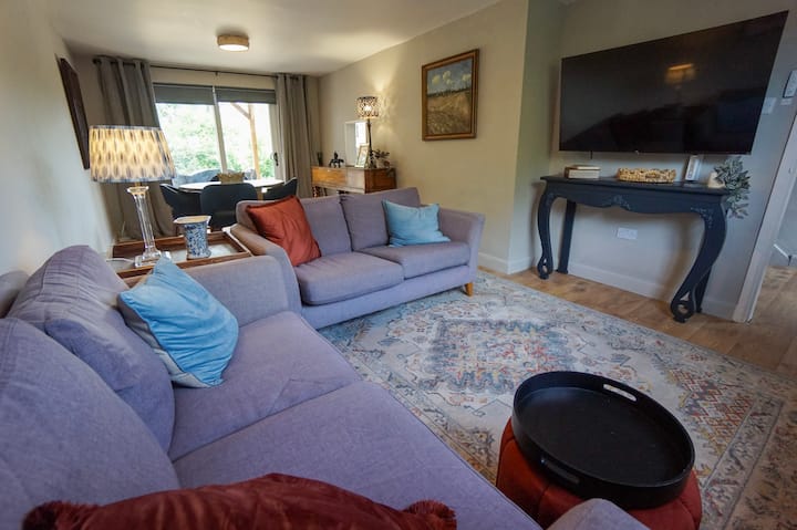 Beautiful 2 Bed Home With Spacious Garden - Stevenage