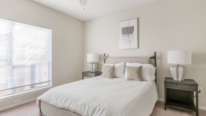 Landing | Stylish 2bd, Pool, Game Room - Pasadena, TX