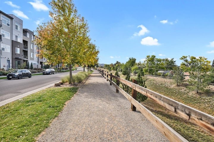 Landing | Stylish 2bd, Clubhouse, Game Room - Highlands Ranch, CO