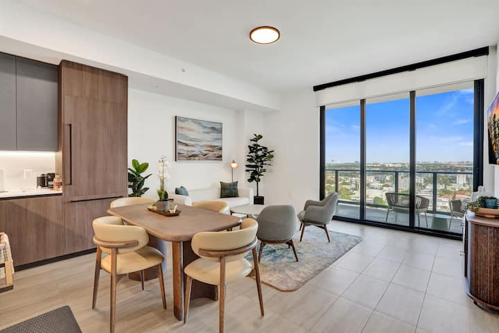 Modern Living –2br/1ba Condo At 72 Park High Floor - Miami Beach, FL