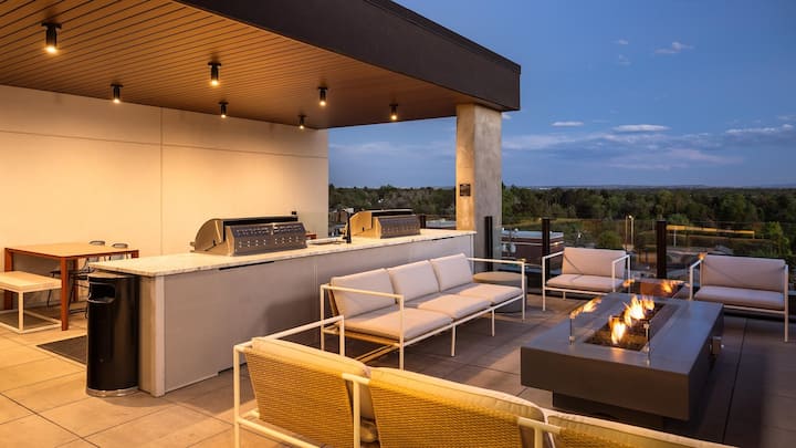 Landing | Beautiful 2bd, Gym, Rooftop Lounge - Englewood, CO