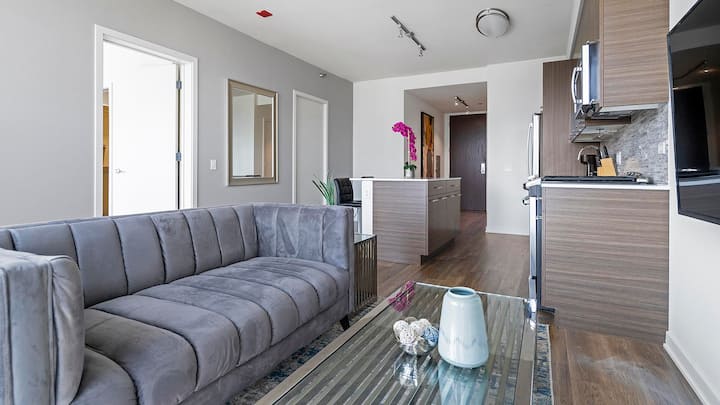 Landing | Amazing 1bd, Clubhouse, Gym - Chicago, IL