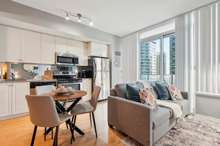 Beautiful And Stylish 1 Br Condo In Dt Toronto - Toronto