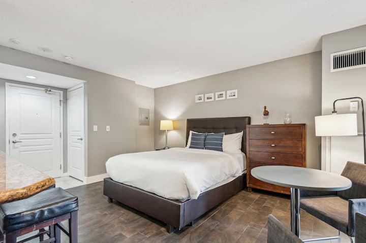 Modern Studio Condo Dt Toronto - Toronto