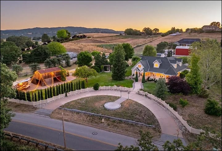 Gorgeous 4br Epic Yard And Barn - Santa Margarita, CA