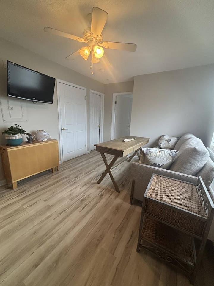 2br Condo W/ Modern Comforts | Near The Beach! - Stone Harbor, NJ