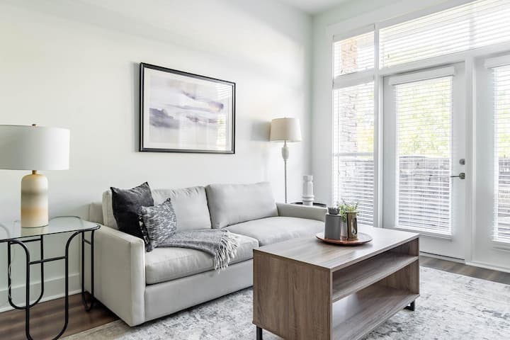 Landing | Modern 1bd, Pool, Gym - Cary, NC