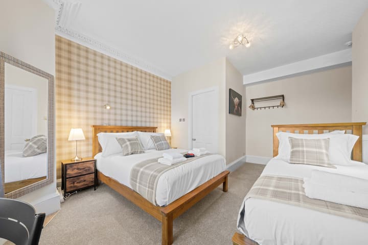 Mystayinn Cedar Villa Guest House - Room 2 - Inverness