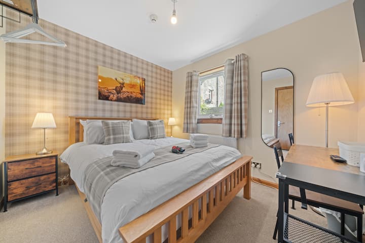 Mystayinn Cedar Villa Guest House - Room 8 - Loch Ness