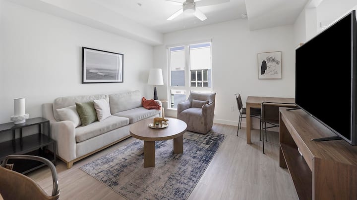 Landing | Spectacular Studio, Pool, Yoga Studio - Tempe, AZ