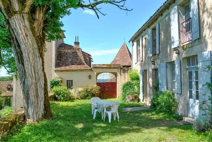 Village House With Garden And Lovely View - Le Bugue