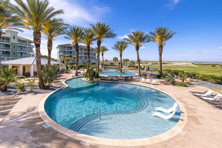 Luxury Pointe West Near Beach Sleeps 9 | Pool - Galveston, TX