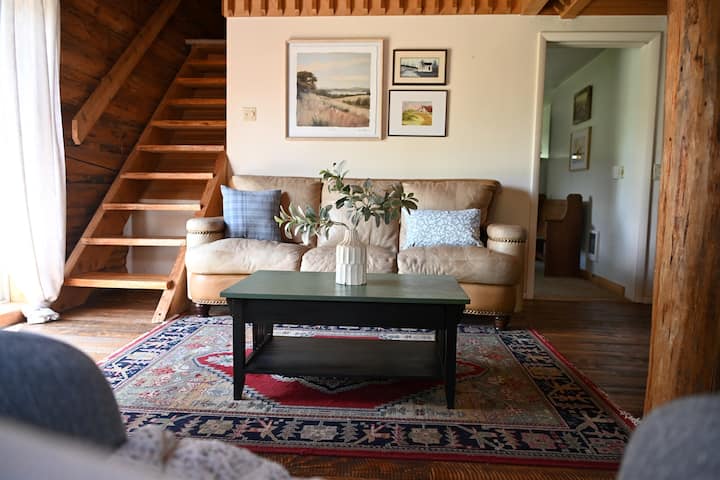 Embrace The Great Outdoors At Three Peaks Cabin - Wyoming