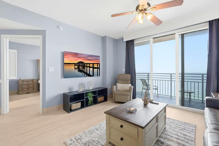 All-new Remodeled Oceanfront 2br W/ Balcony - Daytona Beach, FL