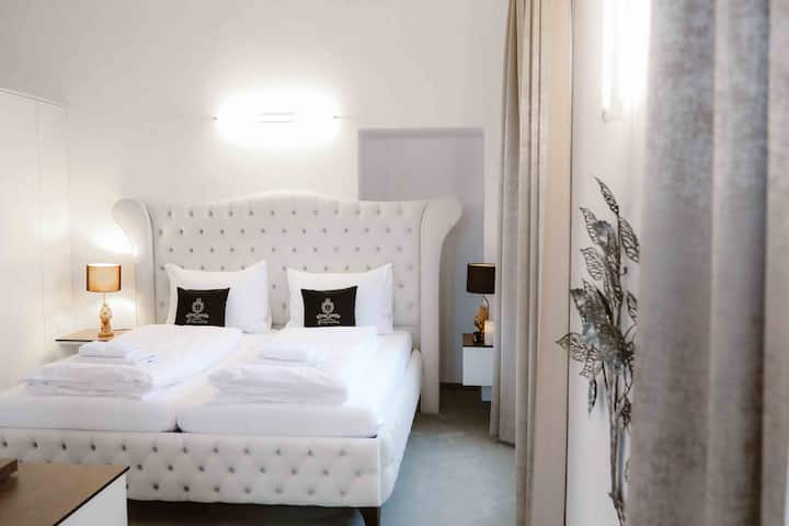 Versailles Royal Suite 4 Guests|breakfast Included - Ried im Innkreis