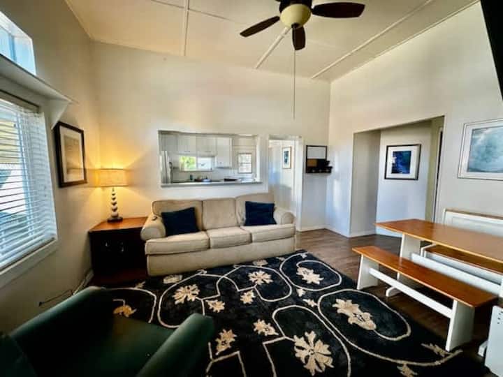 Brook Street Room With Twin Bed - Shared Home - San Luis Obispo, CA