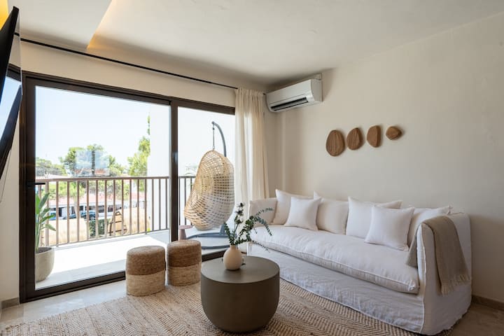 9- New 4px Netflix & Pool - Minorca