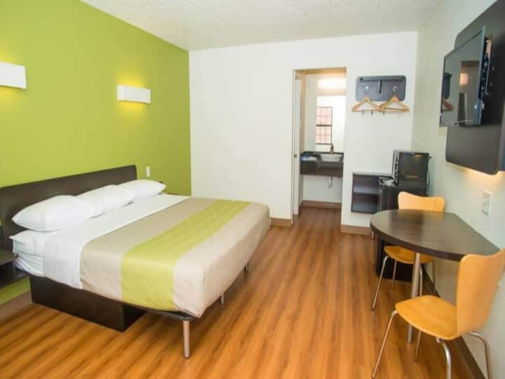 Motel 6 Palestine, T_1 King Bed | Mobil - Palestine, TX