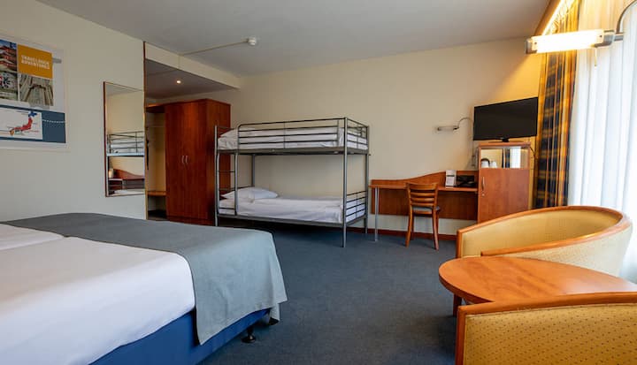 Quiet Room W/forest Views Perfect For Relaxation - Roosendaal