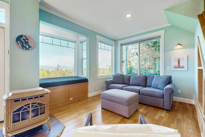3 Br Waterfront Home With Wildlife Viewings - Coupeville, WA