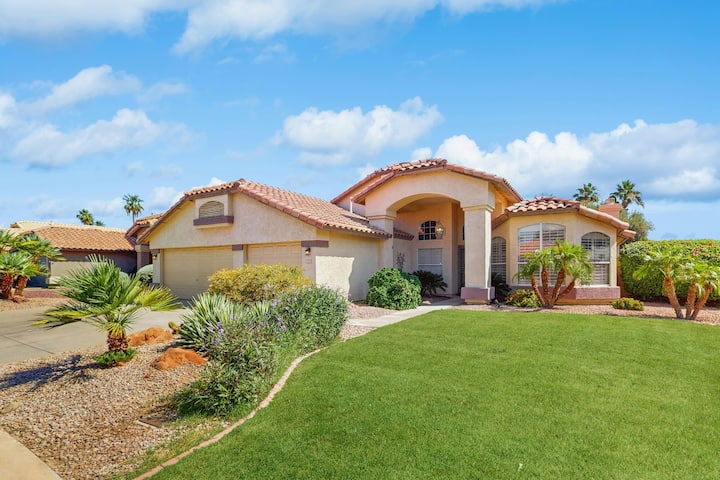 3br Home W/ Den - Private Pool, Yard, & Pool Table - Avondale, AZ