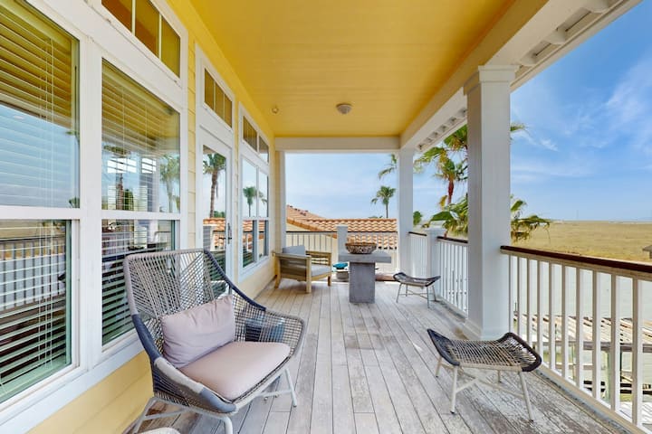 4br Beach Home With Water View, Balcony, Pool - North Padre Island, TX