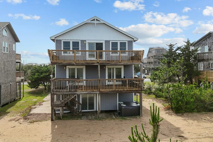 Dream Oceanfront Getaway With Private Hot Tub - Outer Banks, NC