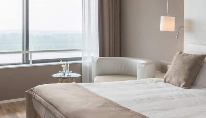 Tranquil Stay W/view, Spa Near Lush Forest Scene - Wageningen