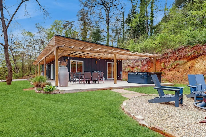 Mountain View Home With A Large Patio And Hot Tub - Sylva, NC