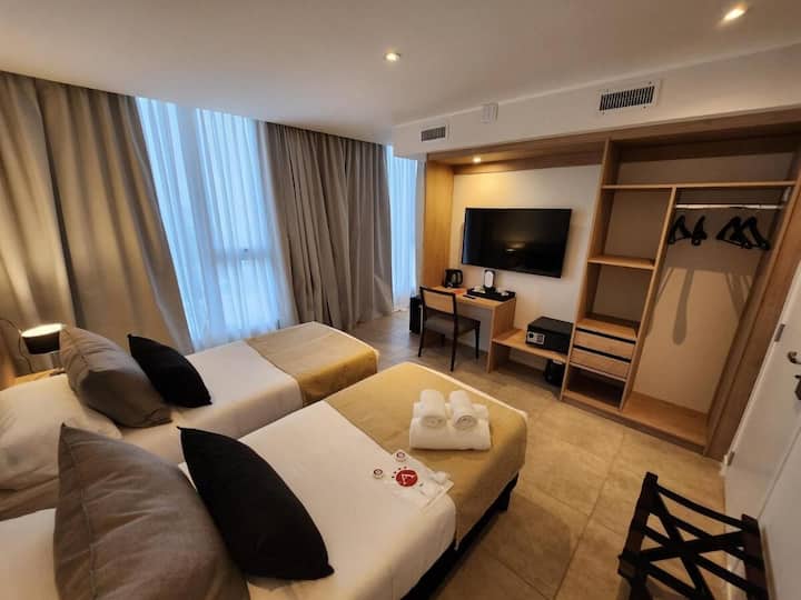 Relaxing Room Near Local Plazas With Breakfast - Río Cuarto
