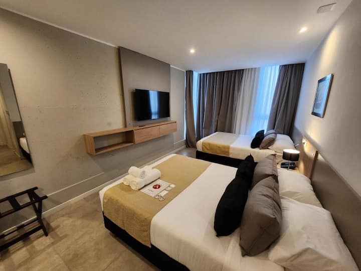 Stay Near City Plaza With Breakfast And Pool - Río Cuarto
