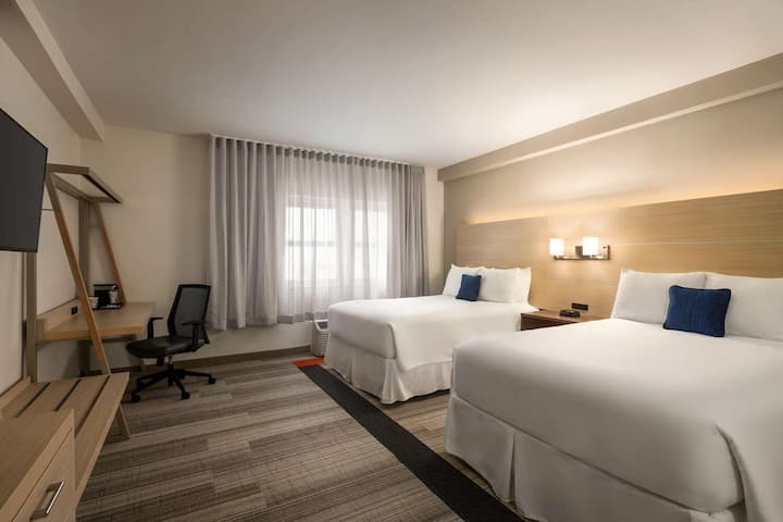 Dreamy Ocean Room Near Miami Beach Boardwalk - Miami Beach, FL