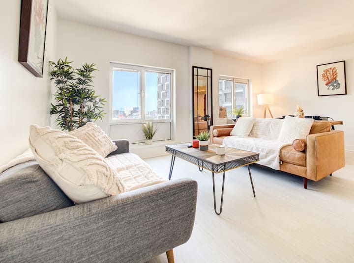 High Rise Gem - Oldport & Dtown Skyline - Montreal