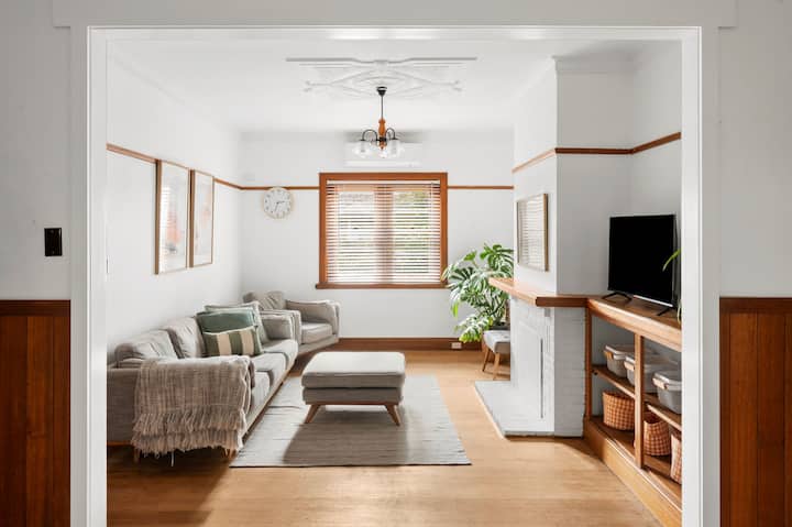 Charming 1930s Cottage Retreat I Pet Friendly Esca - Geelong