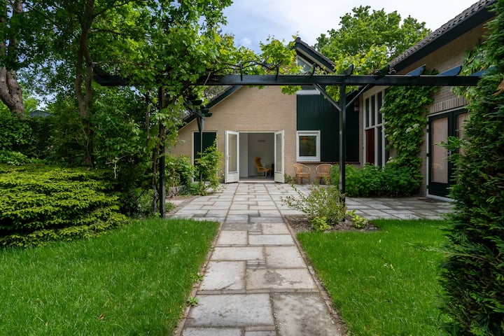 Hello Zeeland - Holidayhome Beukenlaan 4 - Oostkapelle