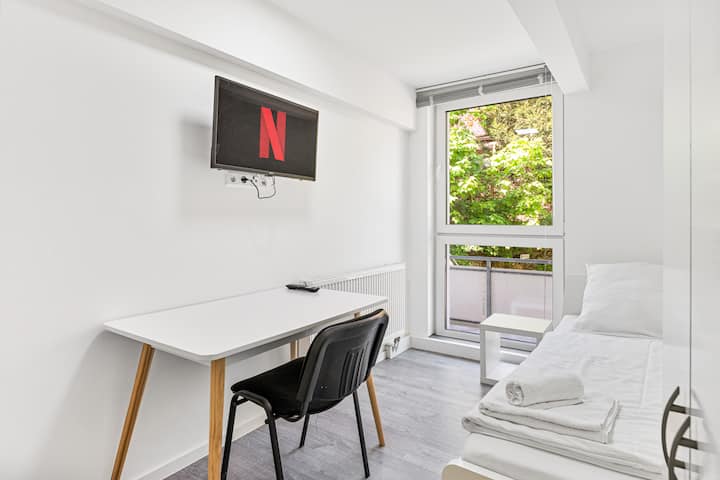 2 Bedrooms | Single Beds | Parking | Kitchen - Heidenheim an der Brenz