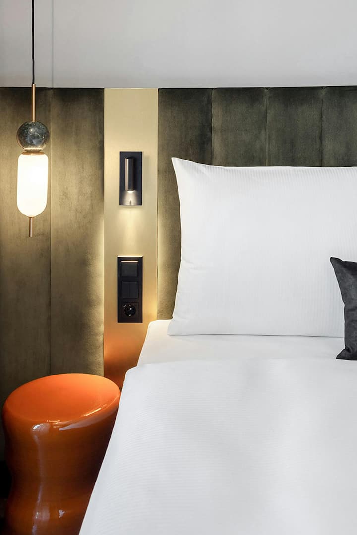 Modern Urban Interiors And Private Balcony - Leipzig