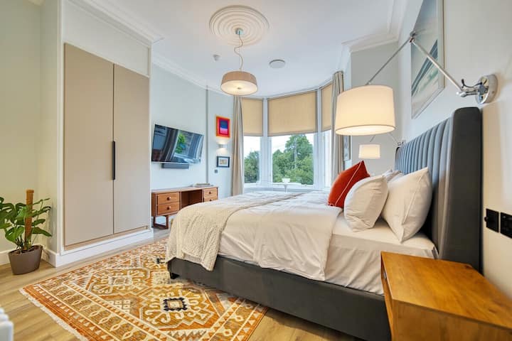 Spacious City Apartment With Live Sports+movies - Glasgow