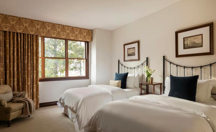 Traditional Room With Two Full Beds - Houston, TX