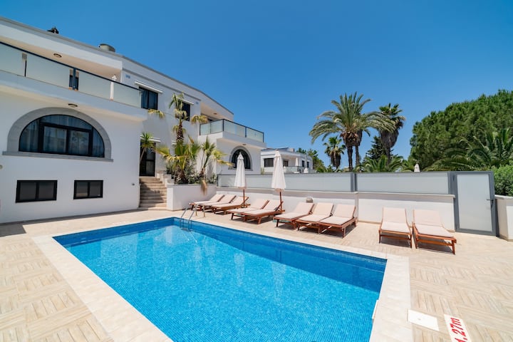 Villa Gardenia~exclusive 5br Villa W/ Private Pool - Malta
