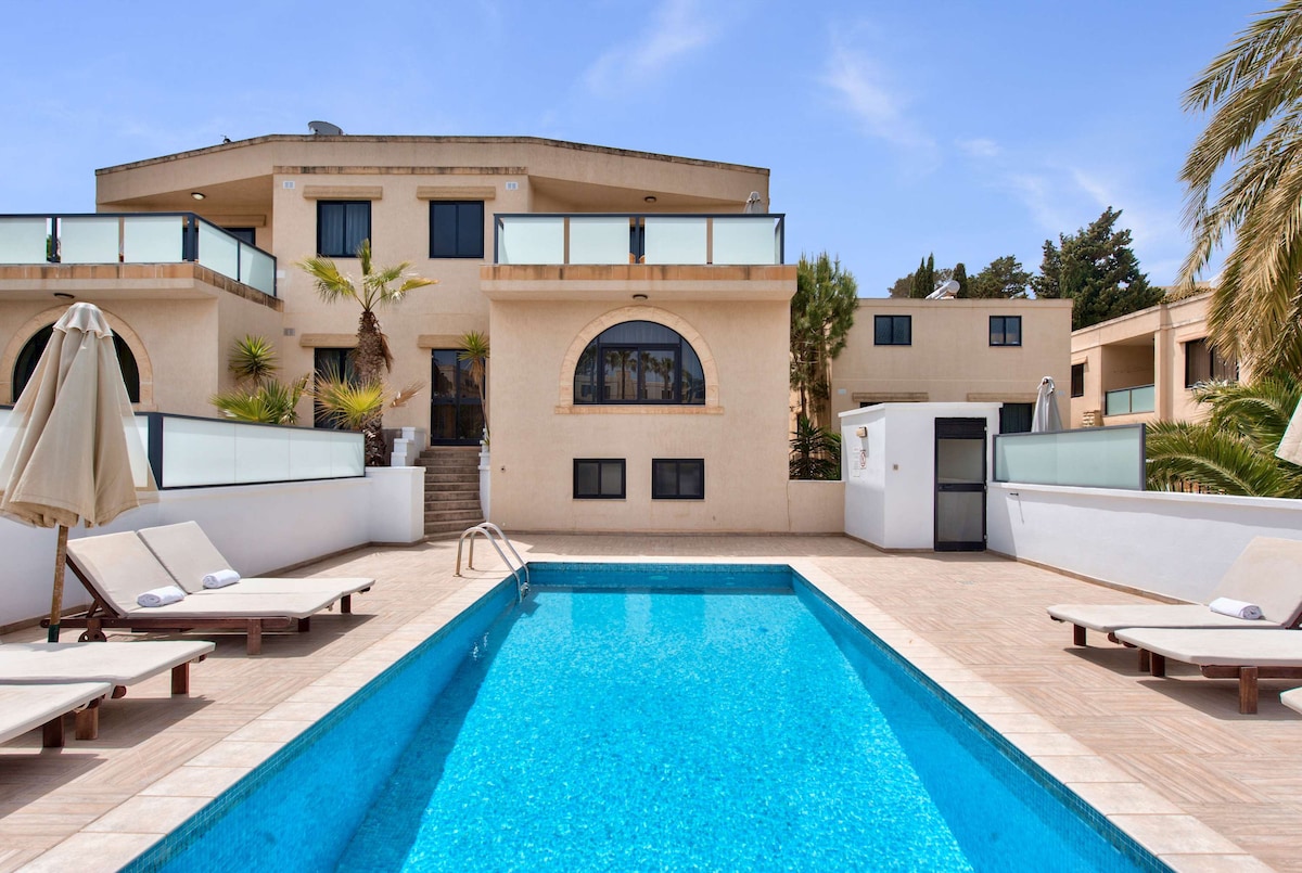 Malta Villa Holiday Rentals | Airbnb