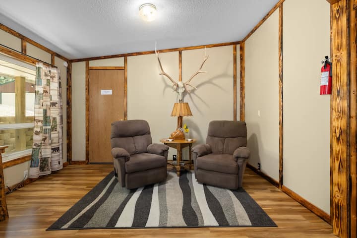 ‼️Peaceful Boise Retreat | 3br W/ Cozy Deck - Idaho City, ID