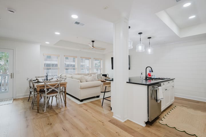 Lowcountry Landing - Charming Old Town Location - Bluffton, SC