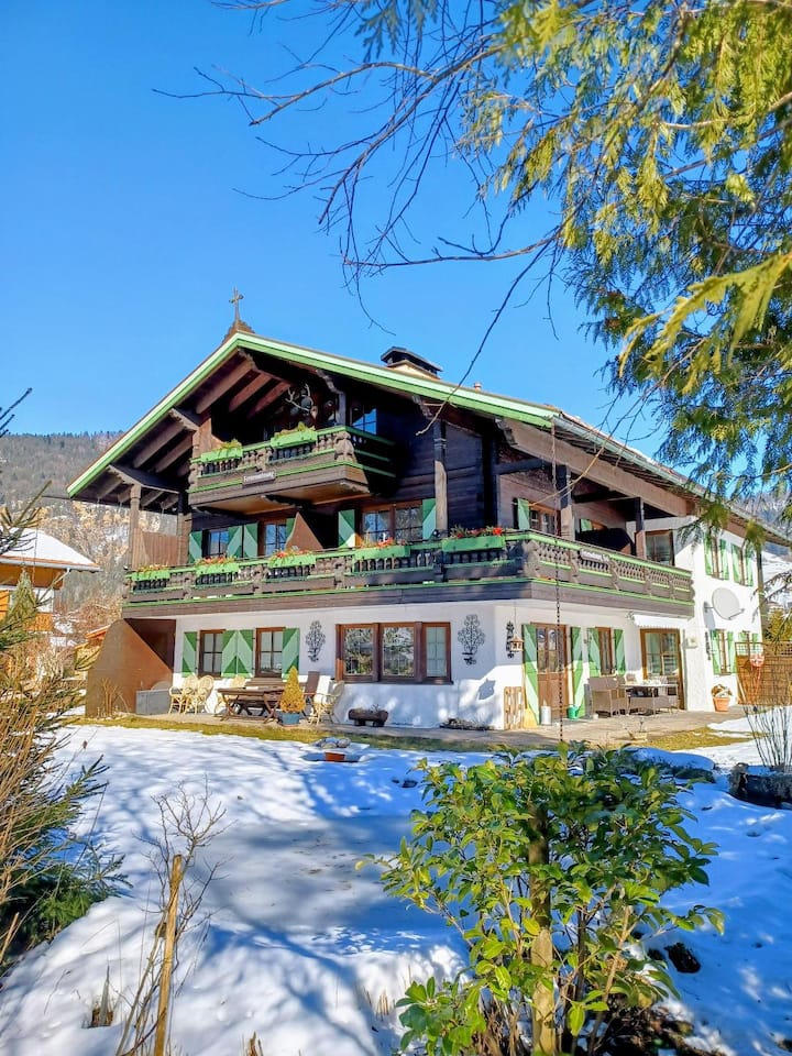 Dachgeschoss-ferienwohnung, 120m², Mit West-balkon - Reit im Winkl