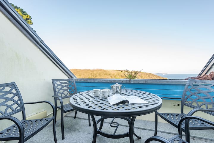 Ridges 4 | Sea Views, Shared Pool, Walk To Beach - Falmouth