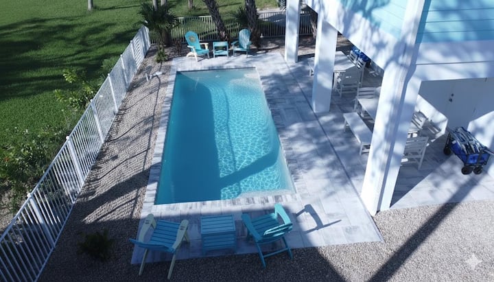 Docked At Dakota Sunrise - Mid Island Retreat - Fort Myers Beach, FL