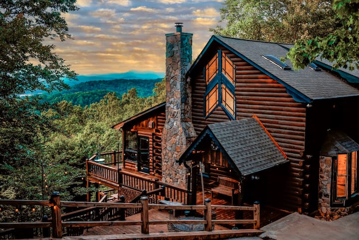 Stunning Views, Pet Friendly, Blue Ridge, Hot Tub - Mineral Bluff, GA