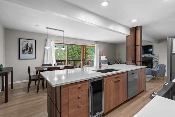 Relaxed Lakeside Living Near Petoskey - Petoskey, MI