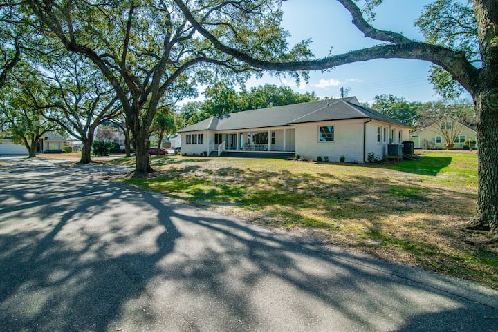 Cypress Chaos, Beautiful Home With Incredible Mars - Georgetown, SC
