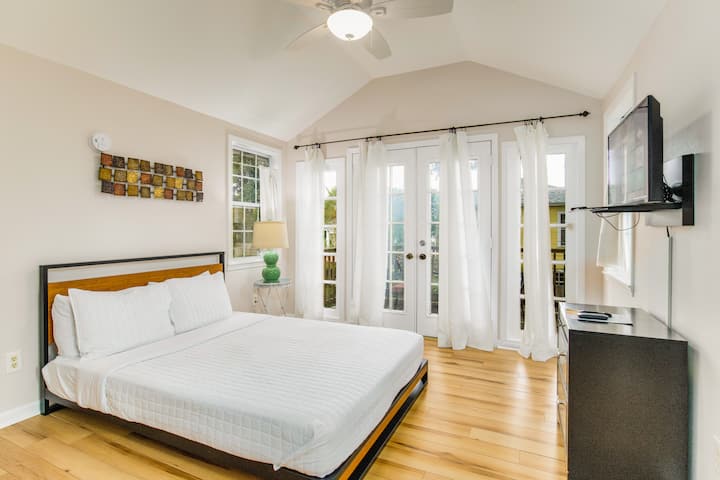 Mallory's Guesthouse - Pickleball Courts Nearby - Pensacola, FL